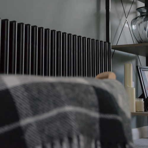 600 x 608mm Black Horizontal Traditional 3 Column Radiator