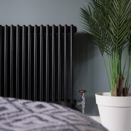 600 x 608mm Black Horizontal Traditional 2 Column Radiator