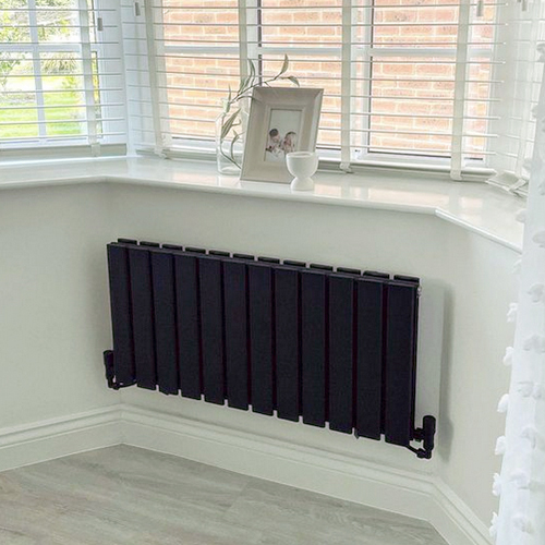 400 x 630mm Black Single Flat Panel Horizontal Radiator