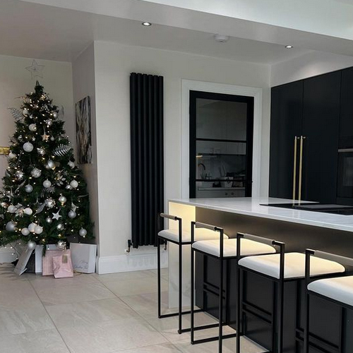 1600 x 472mm Black Single Oval Tube Vertical Radiator