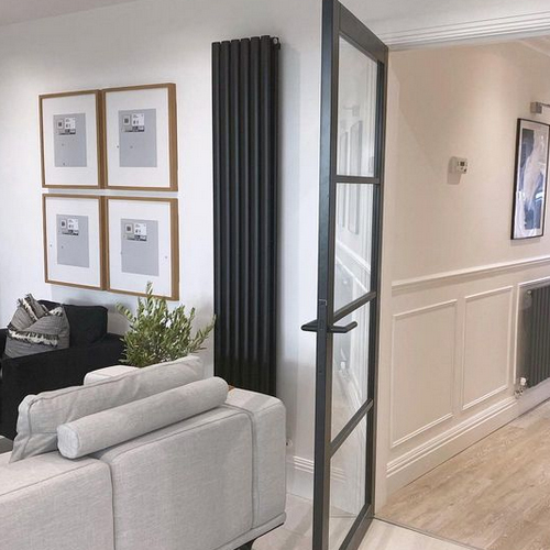 1600 x 472mm Black Single Oval Tube Vertical Radiator